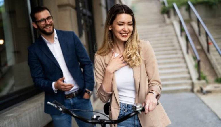 Komplimente machen - : So beeindruckst Du eine Frau