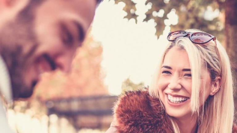 Komplimente machen - : So beeindruckst Du eine Frau